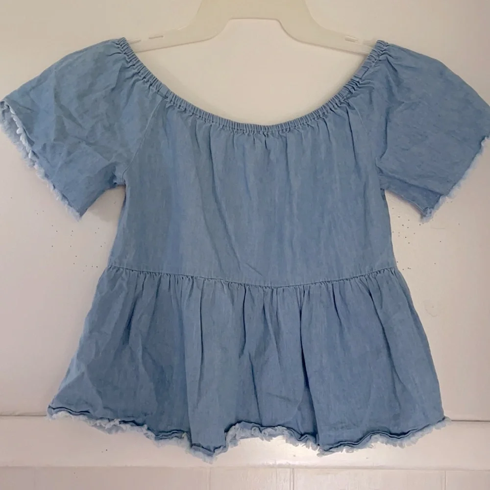 Forever 21 | Tops | 32 Forever 2 Chambray Off Shoulder Top | Poshmark